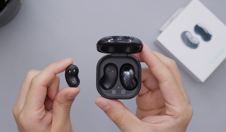 How To Pair Samsung Earbuds With A Laptop (PC Or Mac)