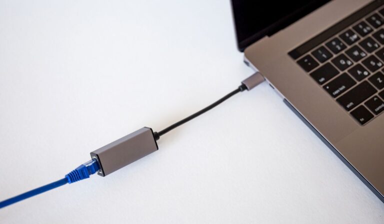 How To Connect An Ethernet Cable To Your Laptop - Sorta Techy