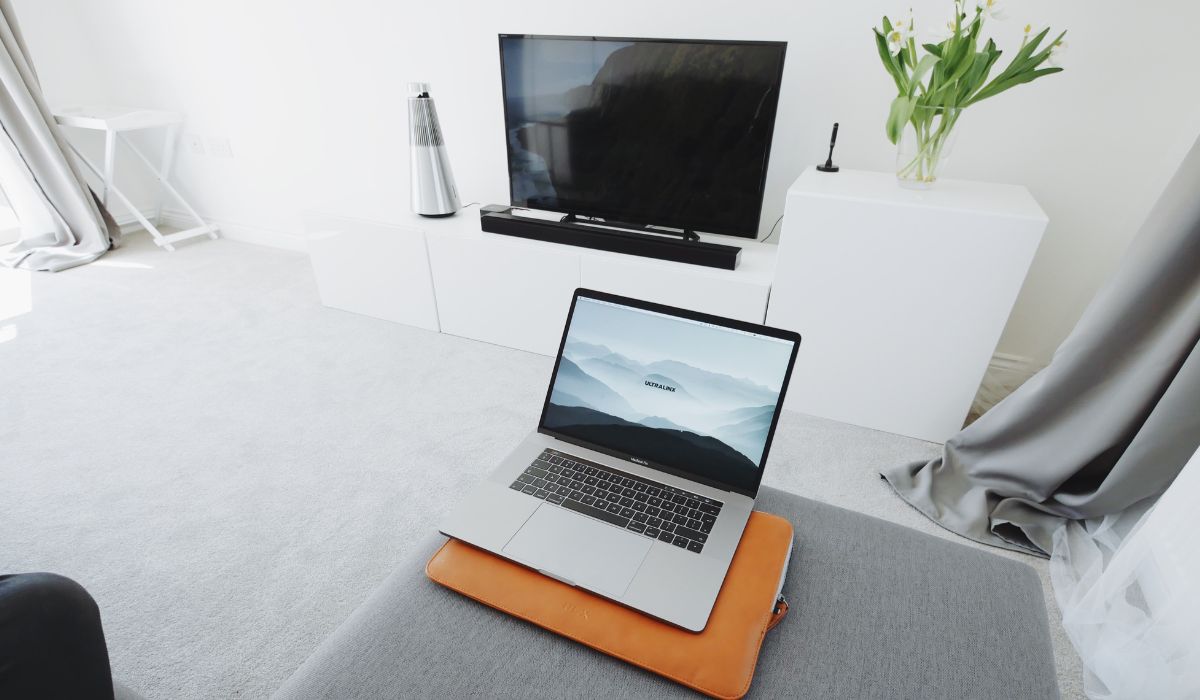 3 Easy Ways to Connect Your Laptop to a TV Wirelessly